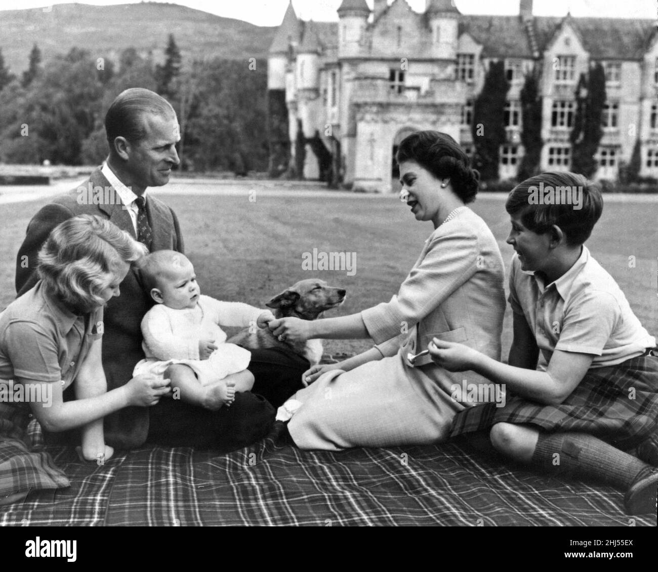 Queen picnic balmoral hi-res stock photography and images - Alamy
