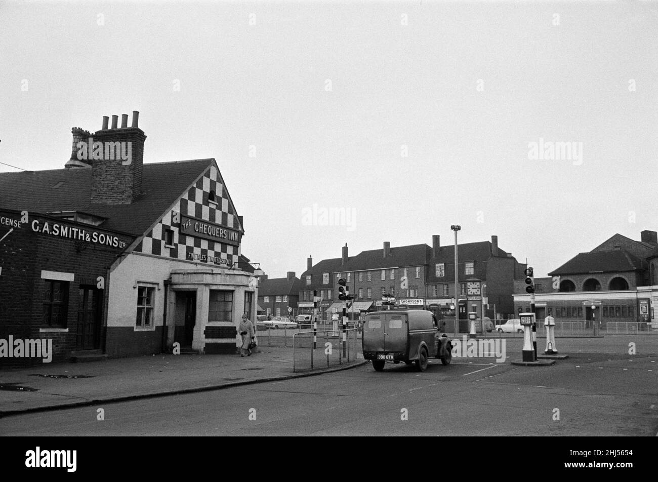 Chequers Inn, Dagenham, Essex, 1960 Stock Photo - Alamy