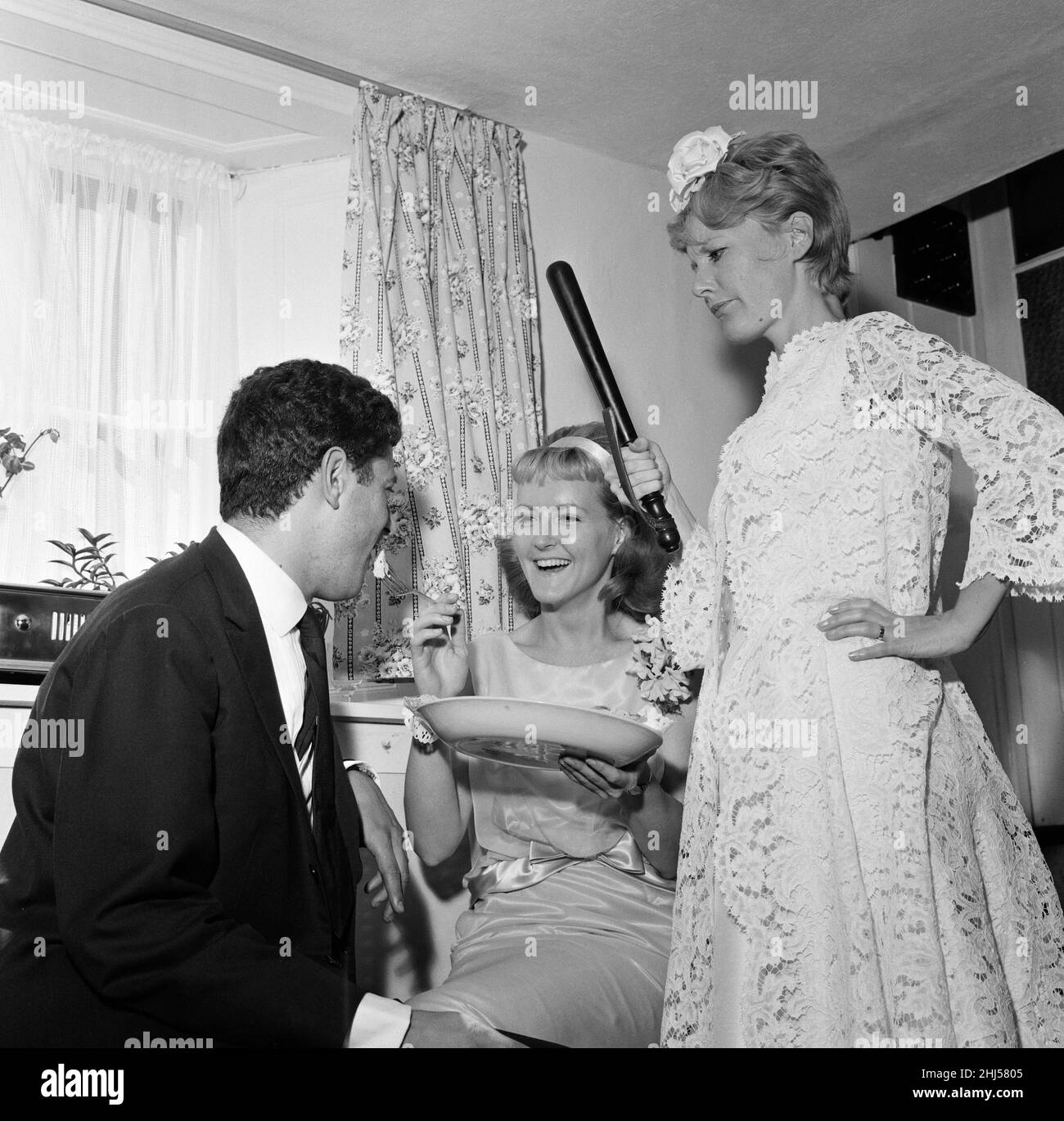 Petula Clark marries Claude Wolff st St Peter's Church in Lodsworth ...