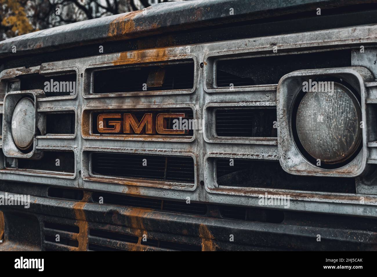 Front view of a rusty weathered old GMC truck bumper Stock Photo - Alamy