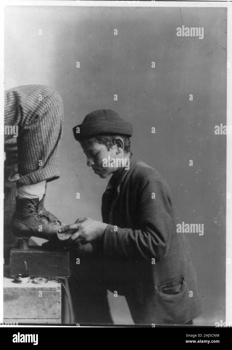 Shoe shine boy Black and White Stock Photos & Images - Alamy