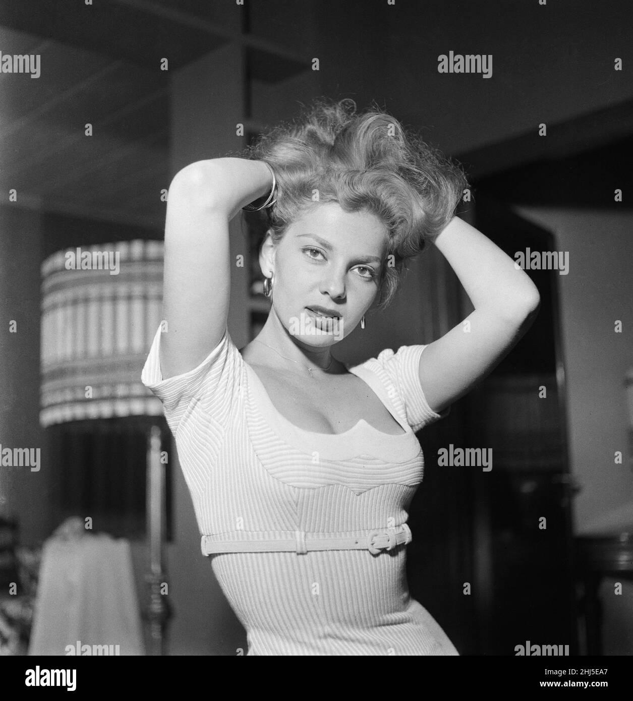 Abbe Lane, American singer and actress, in Rome, to star in film The ...