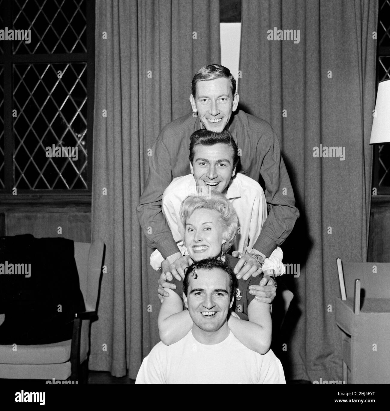 Ron Parry, Des O'Connor and Billy Dainty are pictured with singer Jill ...