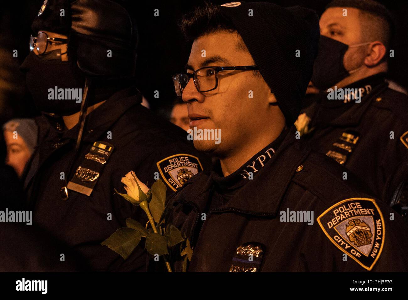 Vigil attended by hundreds of officers, firefighters and politicians ...