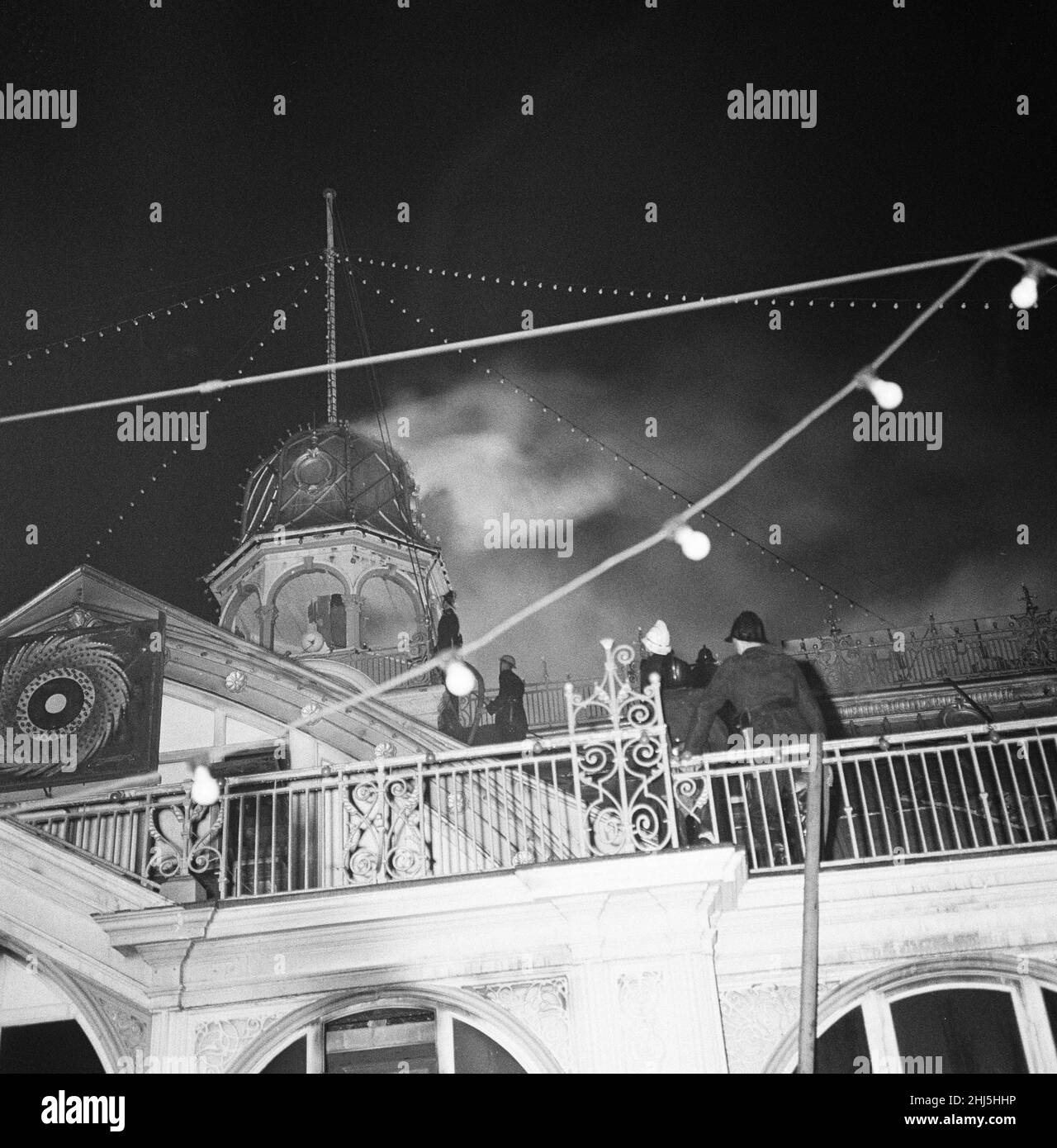 Southend pier fire hi-res stock photography and images - Alamy