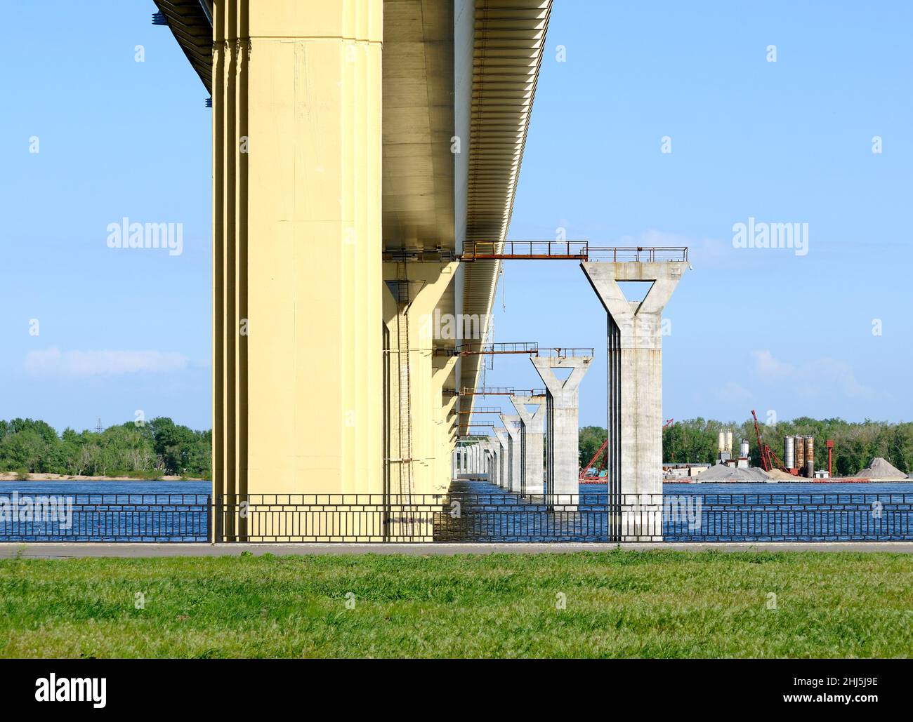 Construction of a new bridge over the river Volga, Russia Stock Photo ...