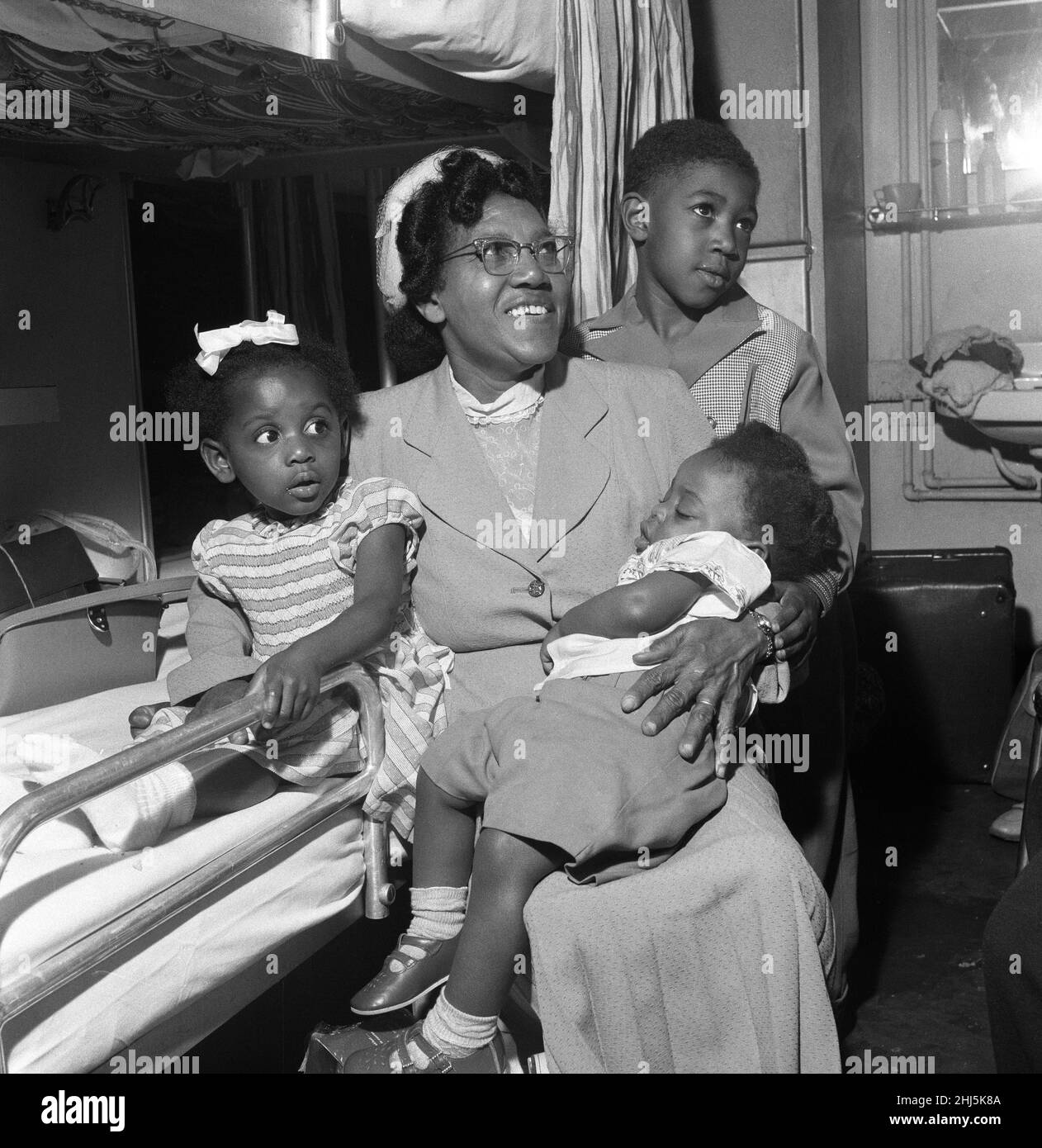 West indian immigrants 1950s hi-res stock photography and images - Alamy