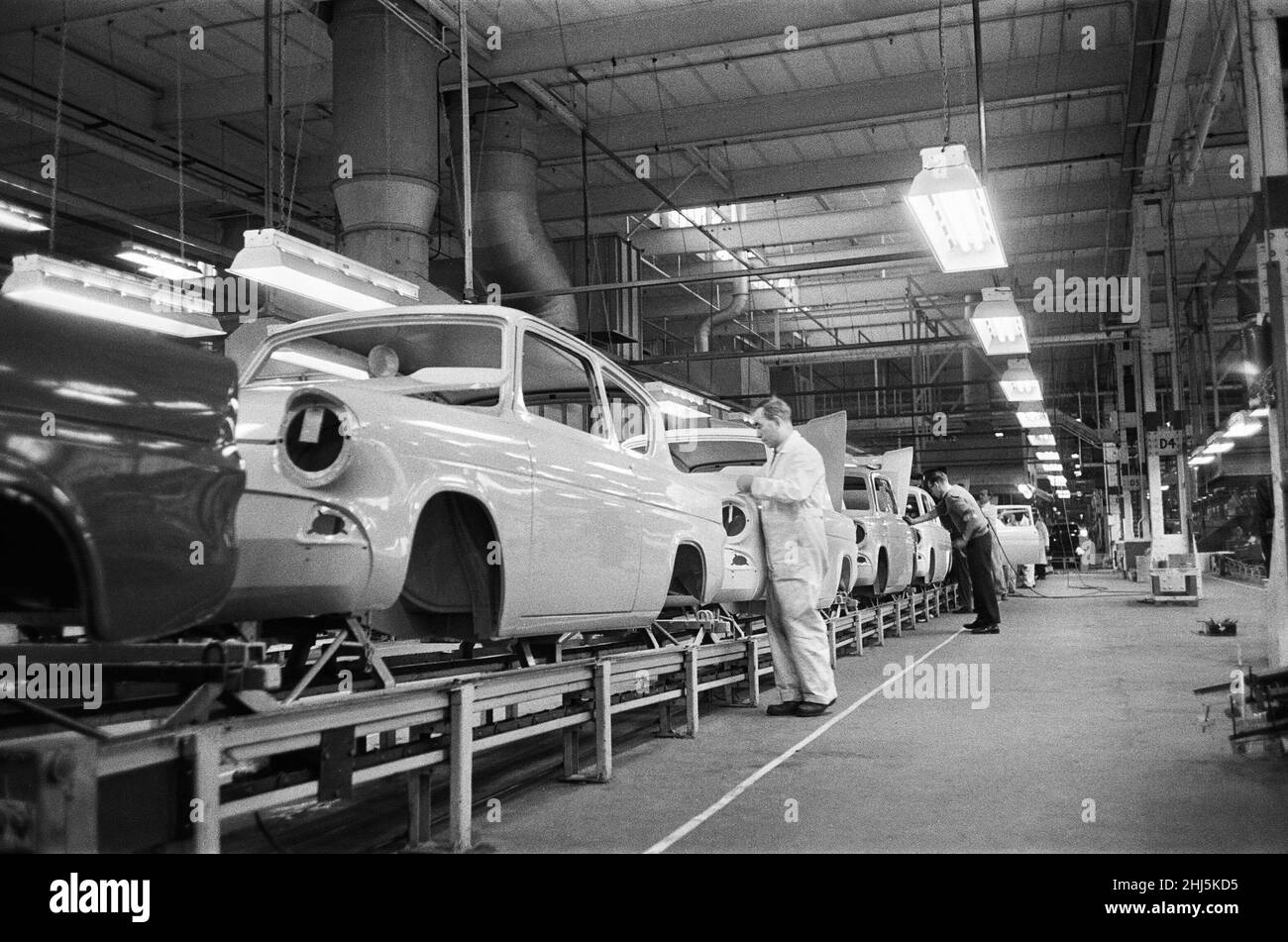 1950s Assembly Line High Resolution Stock Photography and Images - Alamy