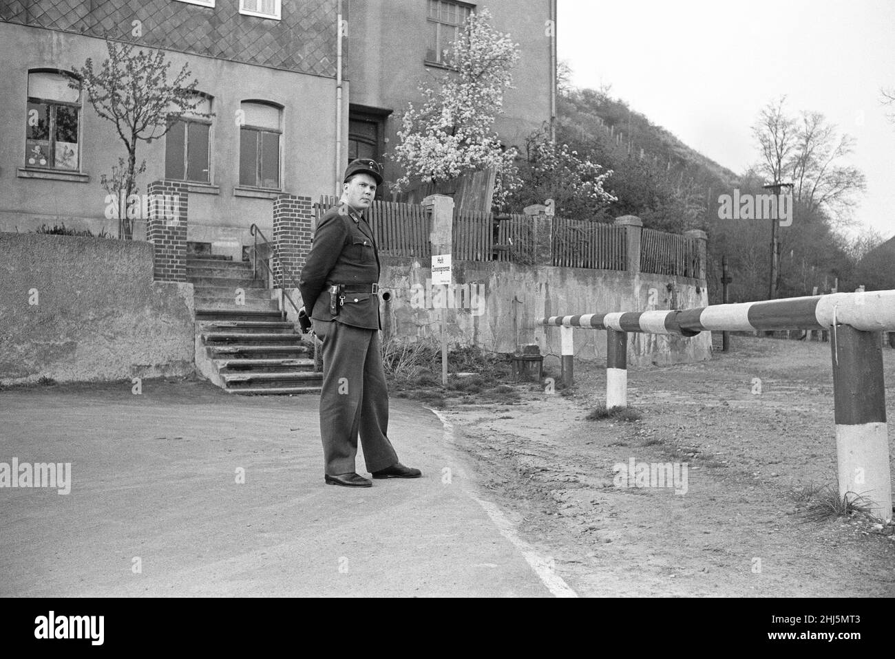 Frontier scenes at the East West Germany border. 17th April 1961 Stock ...