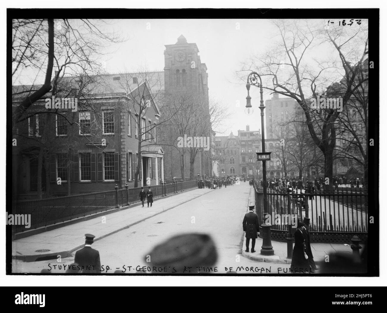 Vintage time sq Black and White Stock Photos & Images - Alamy