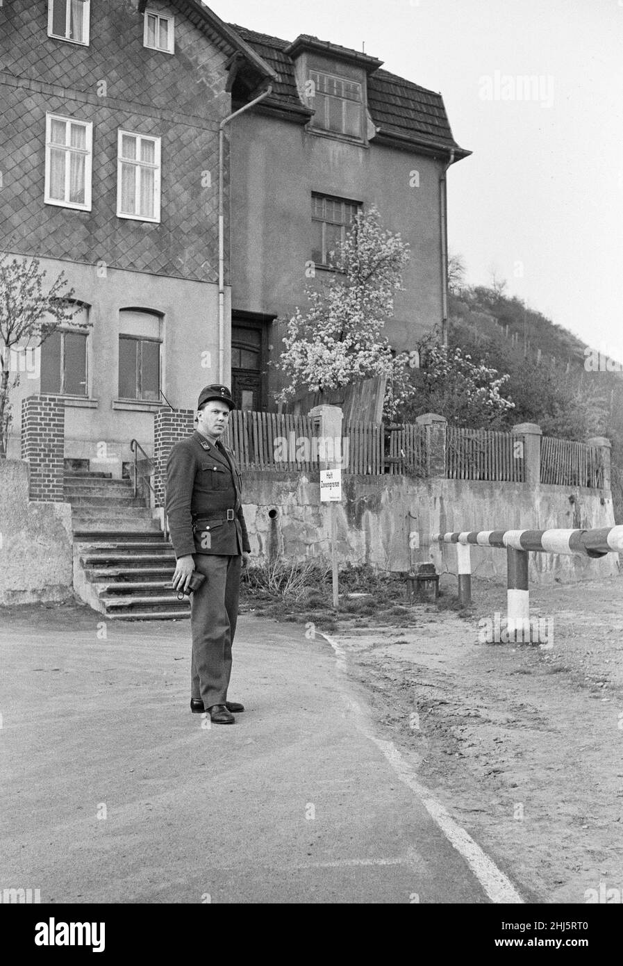 Frontier scenes at the East West Germany border. 17th April 1961 Stock ...