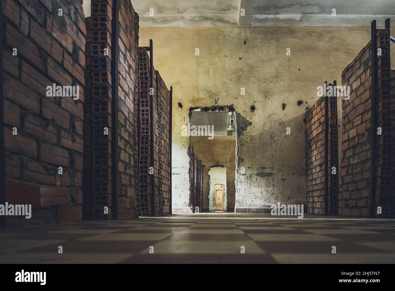 Corridors and weathered walls of an abandoned building Stock Photo - Alamy