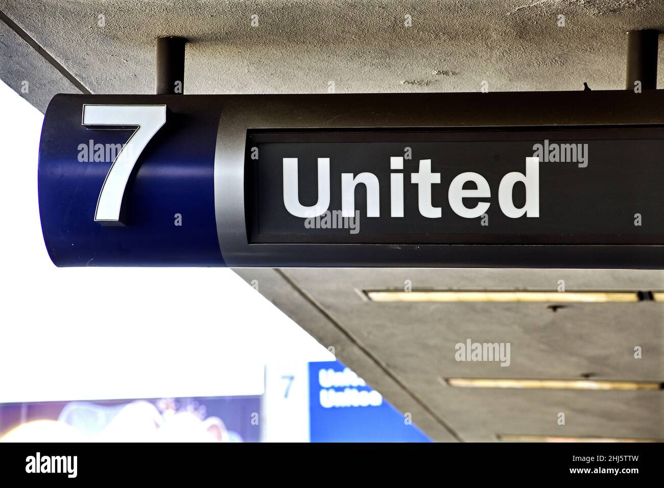 United Airlines signage at Los Angeles airport Stock Photo - Alamy