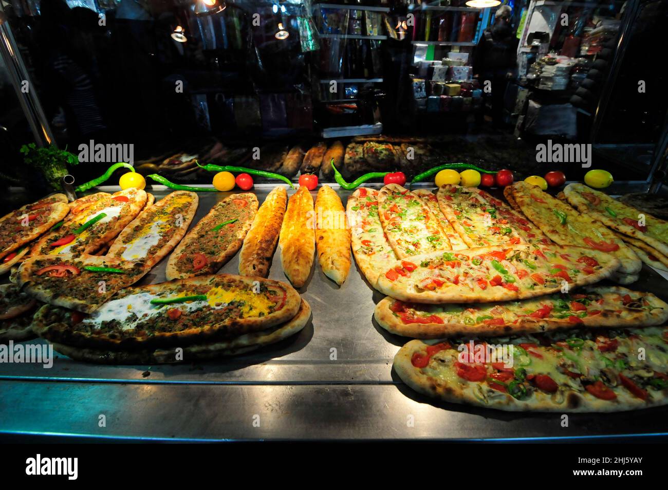 Icli pide hi-res stock photography and images - Alamy