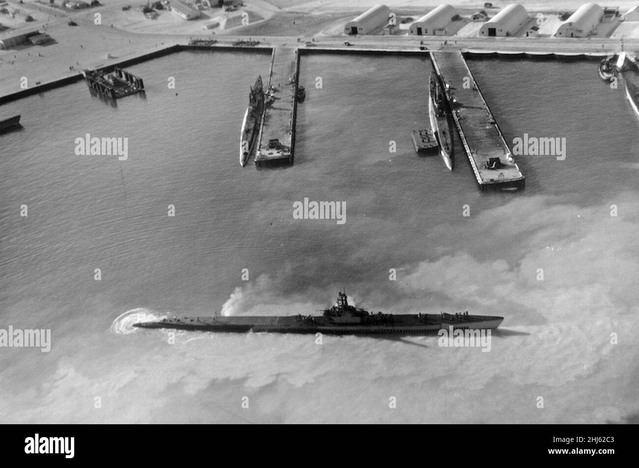 Submarines at Midway Atoll base in May 1945 Stock Photo - Alamy