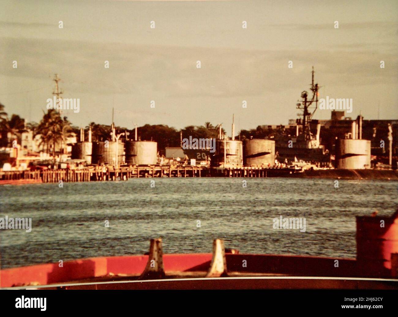 Submarines at the Naval Submarine Base Pearl Harbor, in August 1977 ...