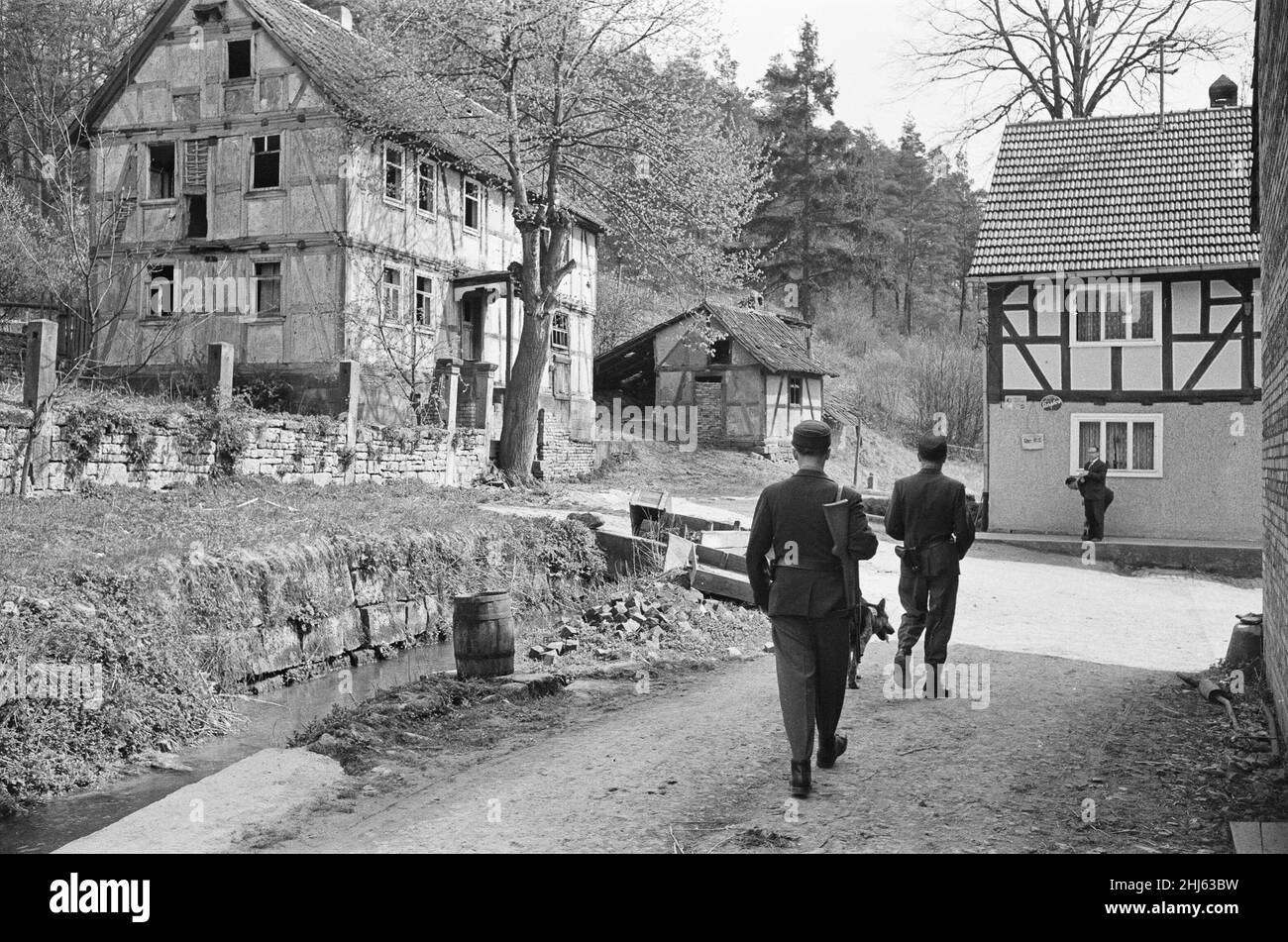 Frontier scenes at the East West Germany border. 17th April 1961 Stock ...