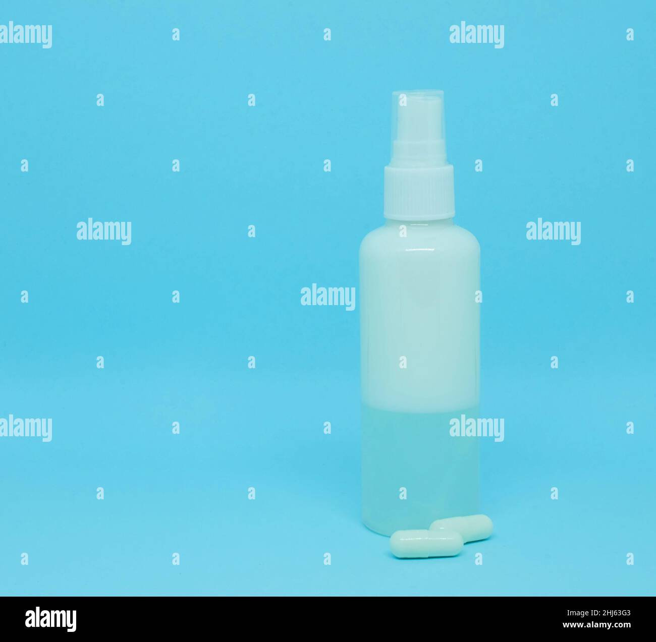 Liquid filled capsules hi-res stock photography and images - Alamy