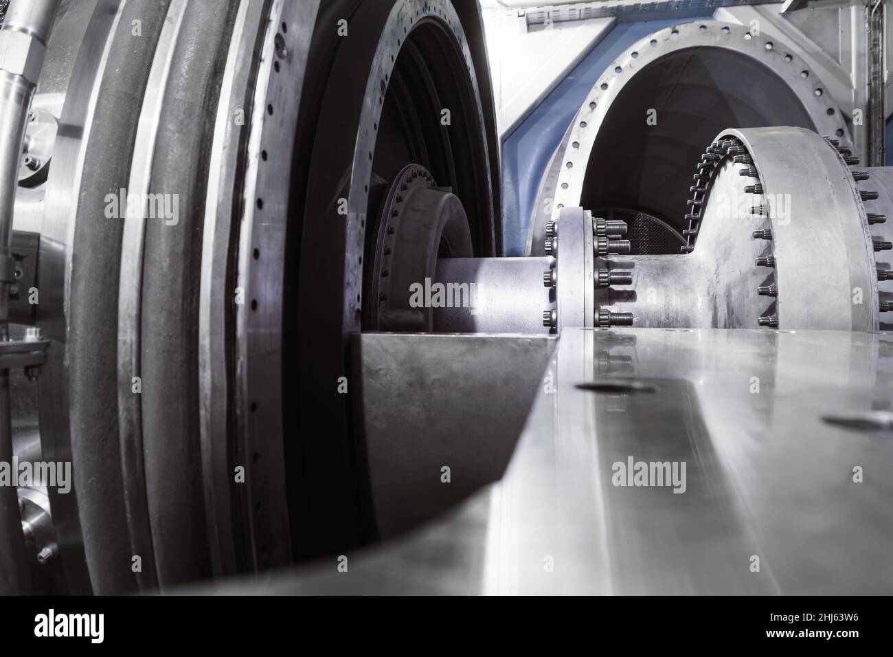 Gas turbine engine cross section hi-res stock photography and images ...
