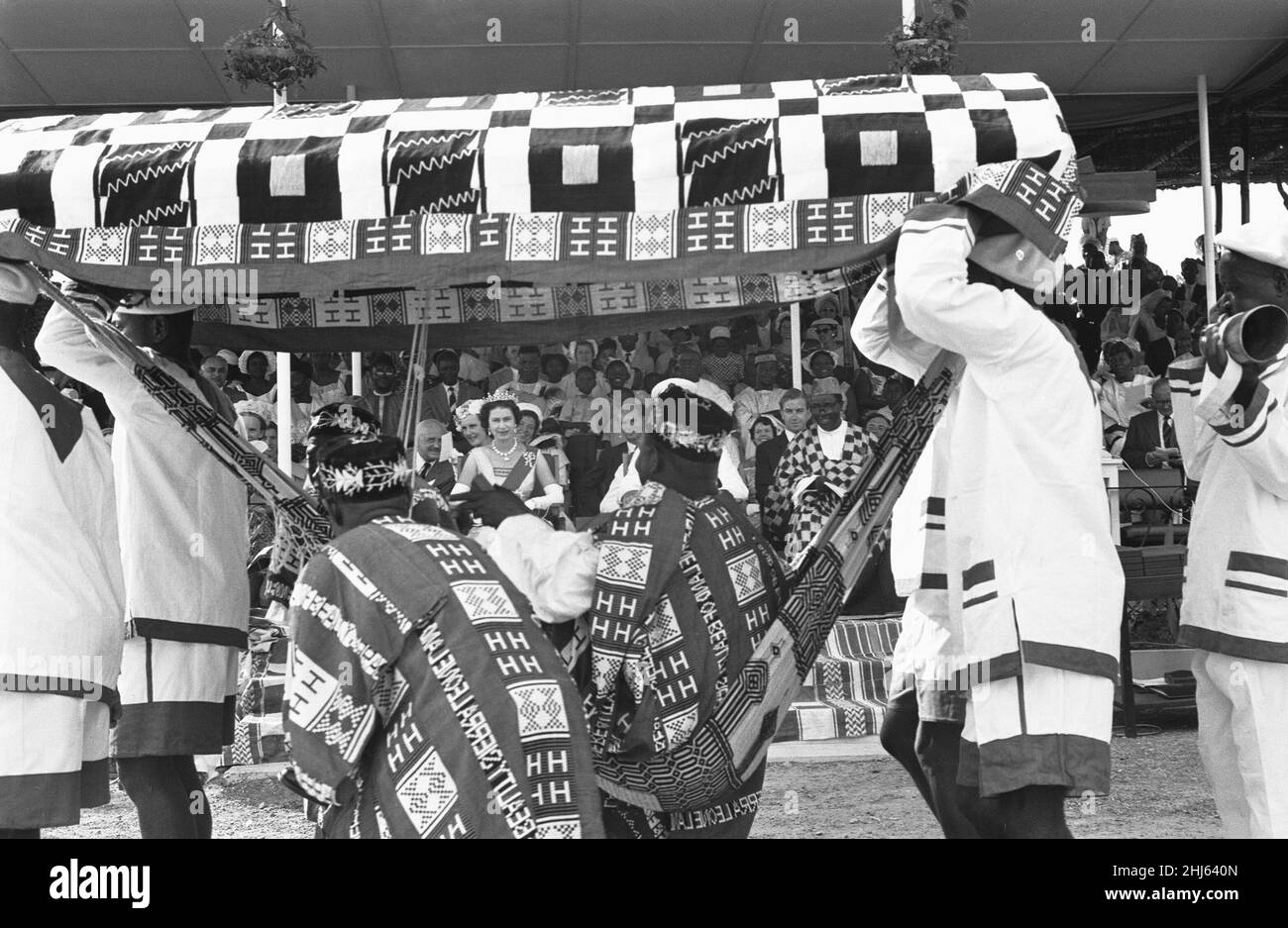 Queen and prince philip 1960's hi-res stock photography and images - Alamy