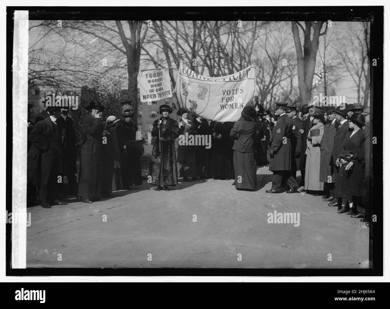Suffragettes at white house Cut Out Stock Images & Pictures - Alamy