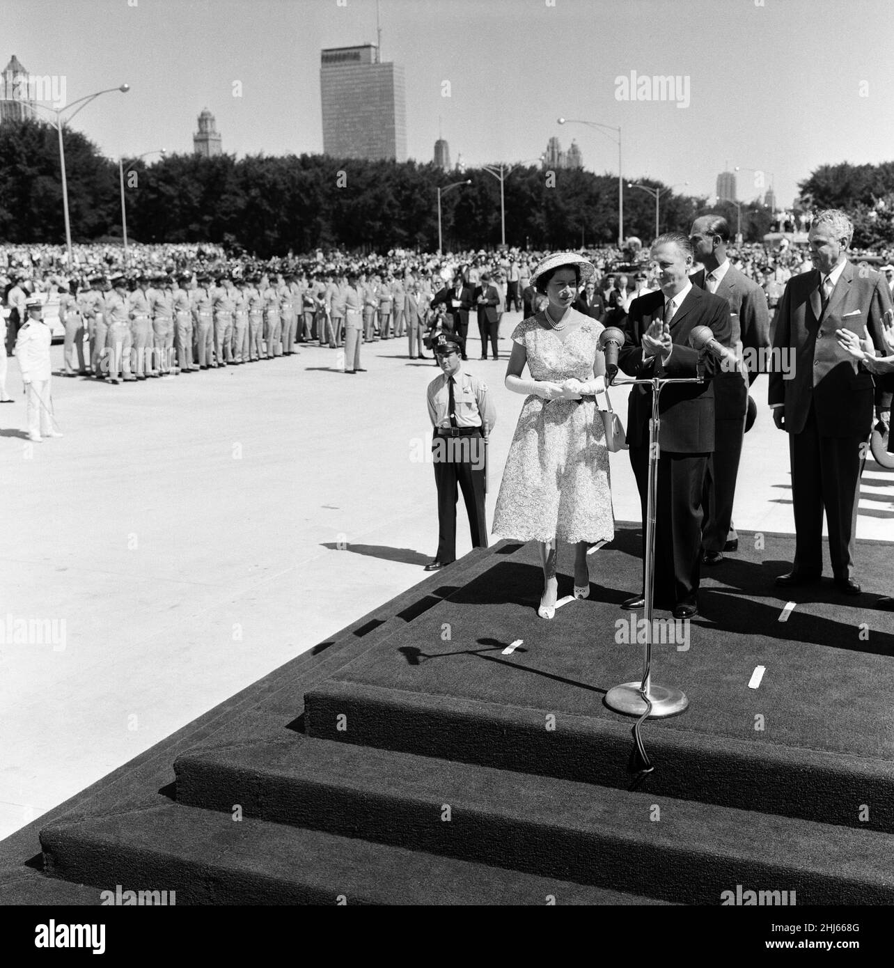 Queen Elizabeth II and Prince Philip, Duke of Edinburgh Royal tour of ...