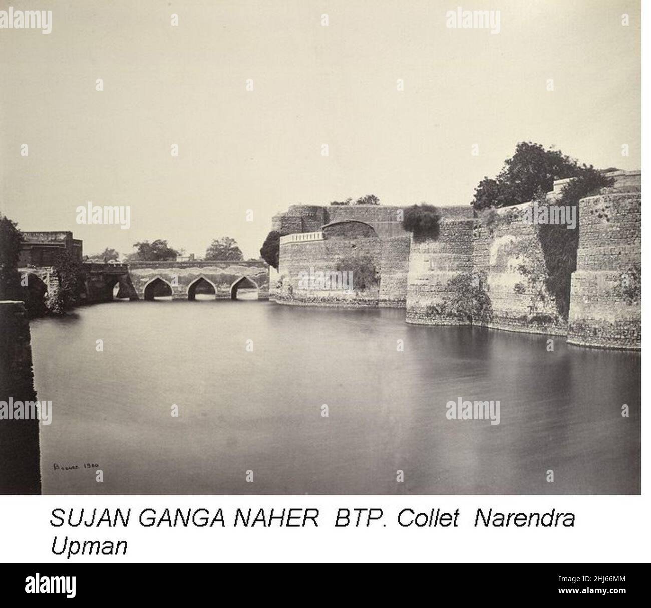 Sujan Ganga Naher with Wall Stock Photo - Alamy