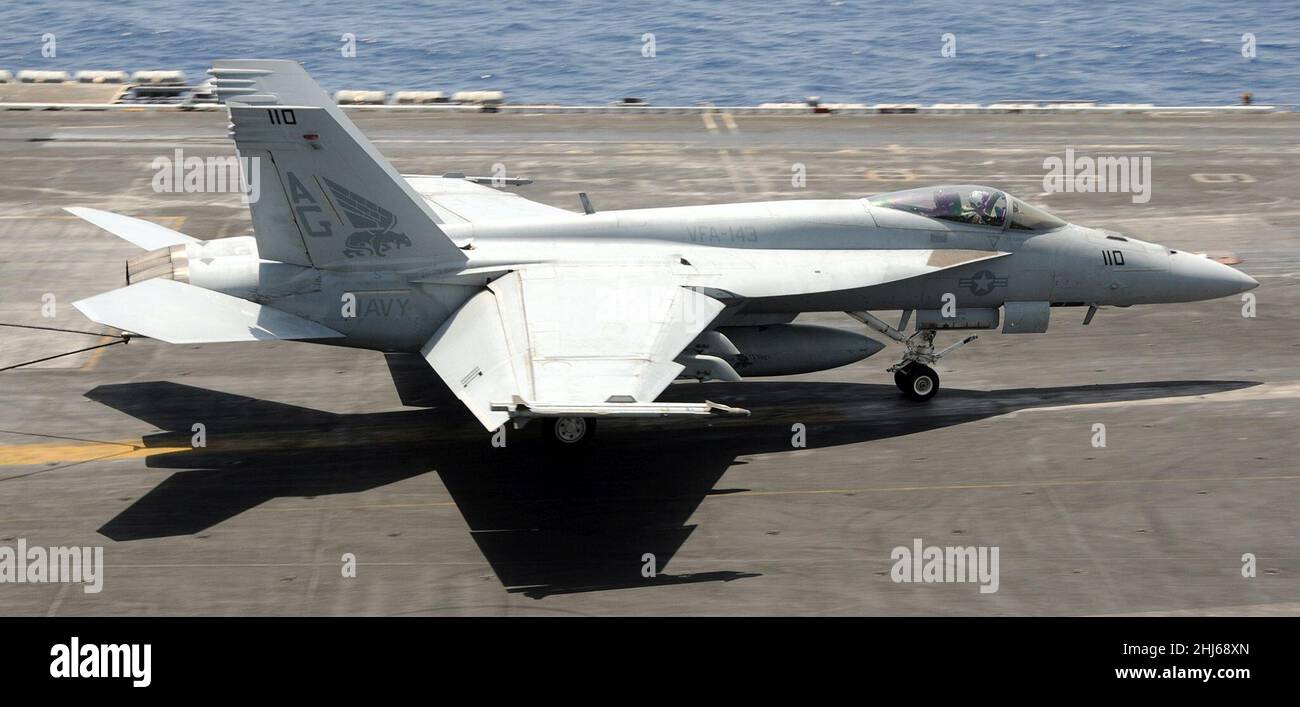 Super Hornet lands on USS Dwight D. Eisenhower Stock Photo - Alamy