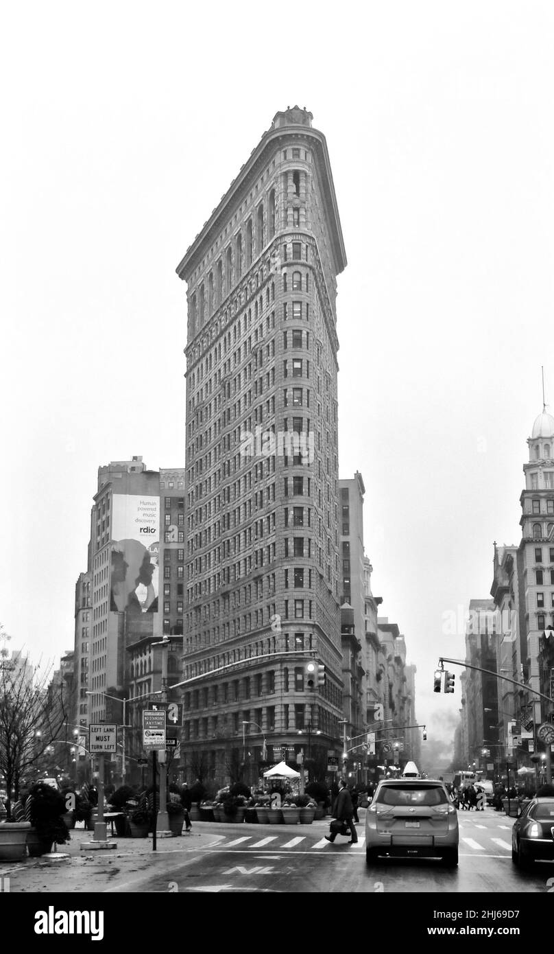 Vertical grayscale shot of the Flatiron Building in New York Stock ...