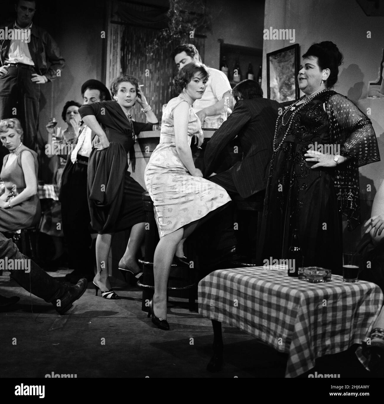 Miriam karlin hi-res stock photography and images - Alamy