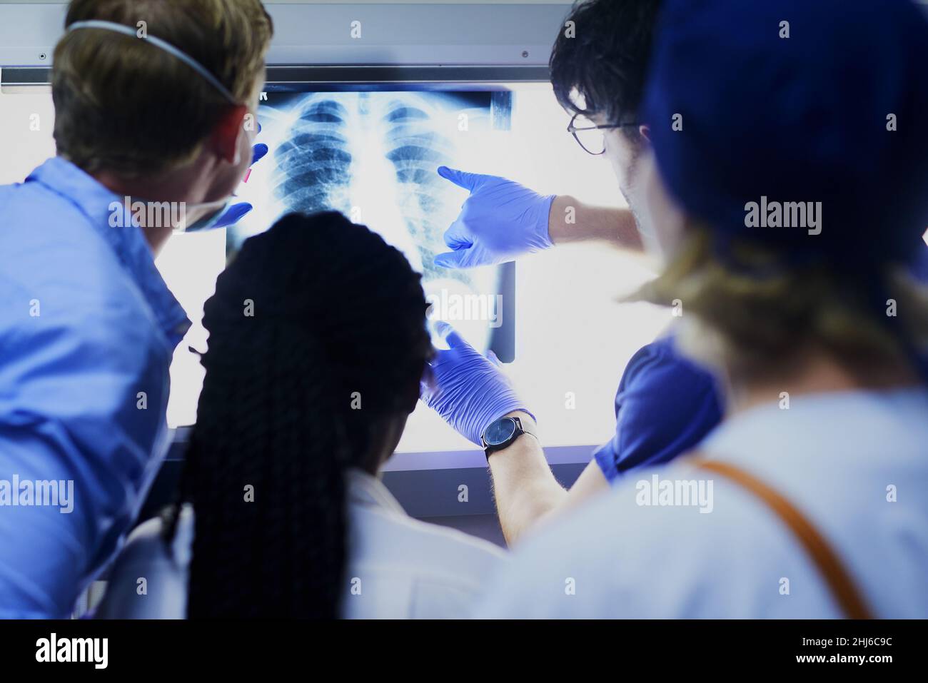 Surgery planning mri scan hi-res stock photography and images - Alamy