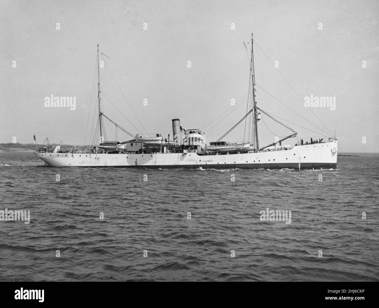 Survey ship USS Leonidas underway on 22 April 1914 Stock Photo - Alamy