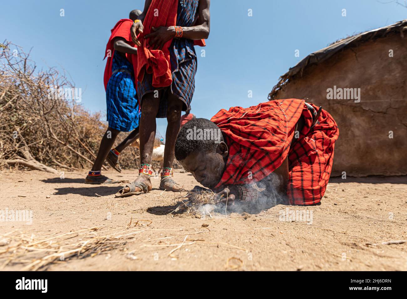 African tribes making fire hi-res stock photography and images - Alamy