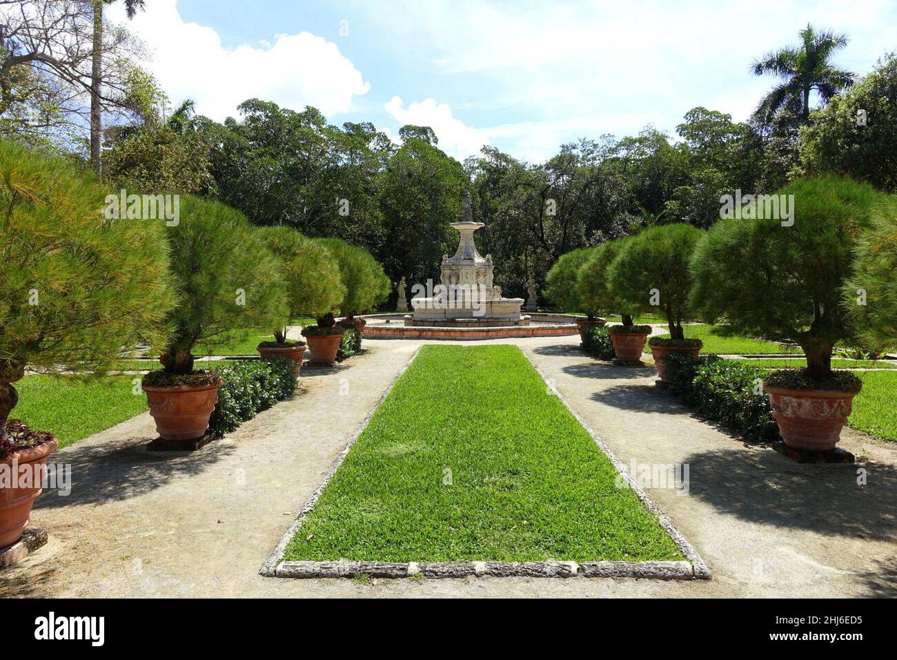 Sutri Fountain - Vizcaya Museum and Gardens - Miami, Florida Stock ...