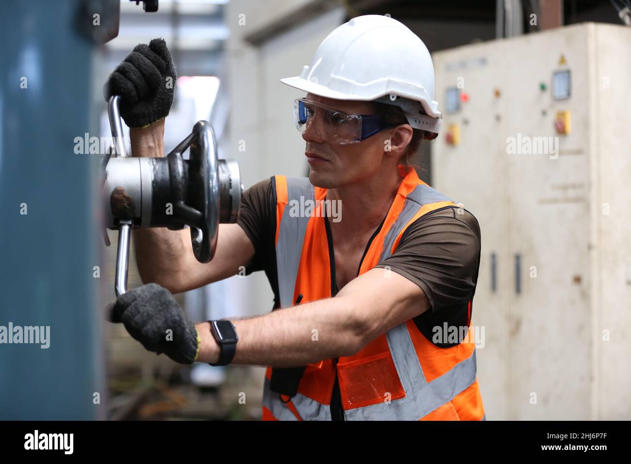 Mechanical maintenance engineer repair and restart of production ...