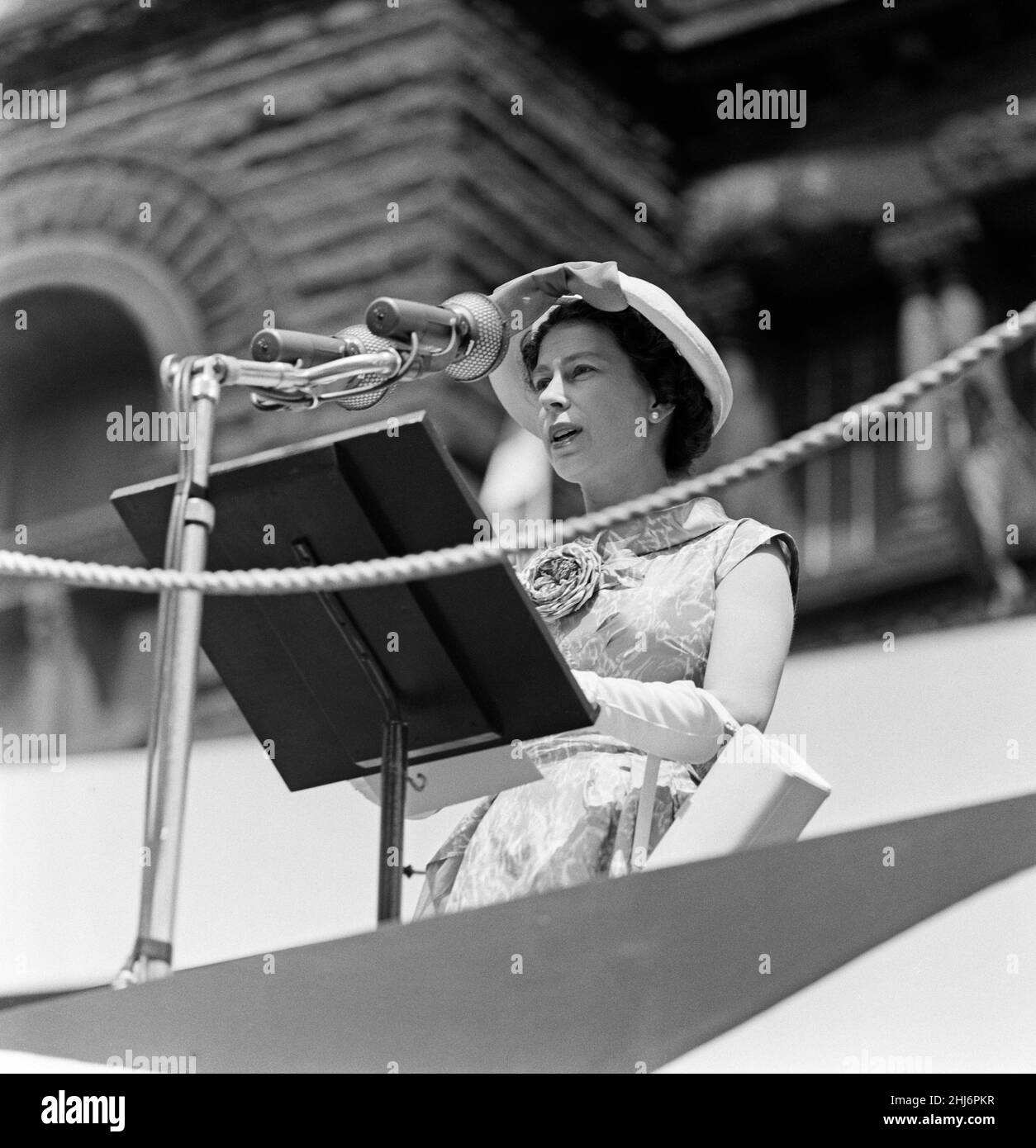 Queen elizabeth canada 1959 hi-res stock photography and images - Alamy