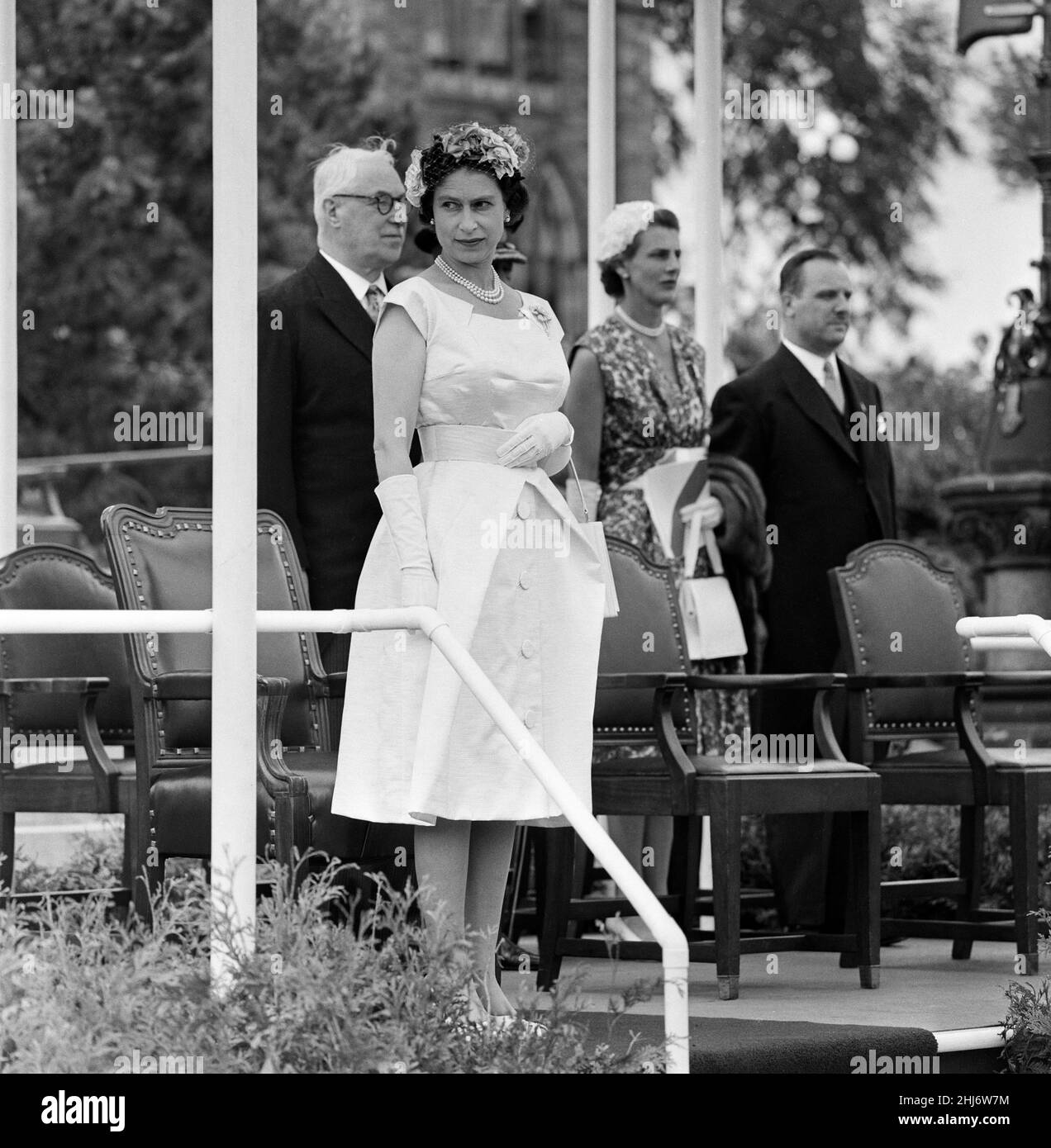 Queen elizabeth ii canada 1959 hi-res stock photography and images - Alamy