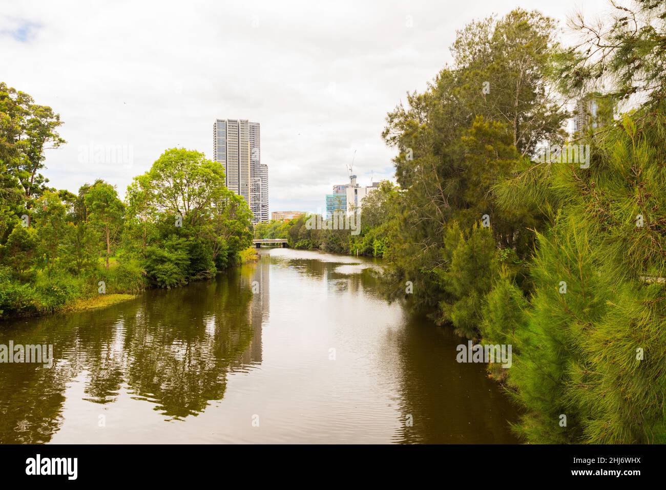 Waterside view scenery hi-res stock photography and images - Alamy