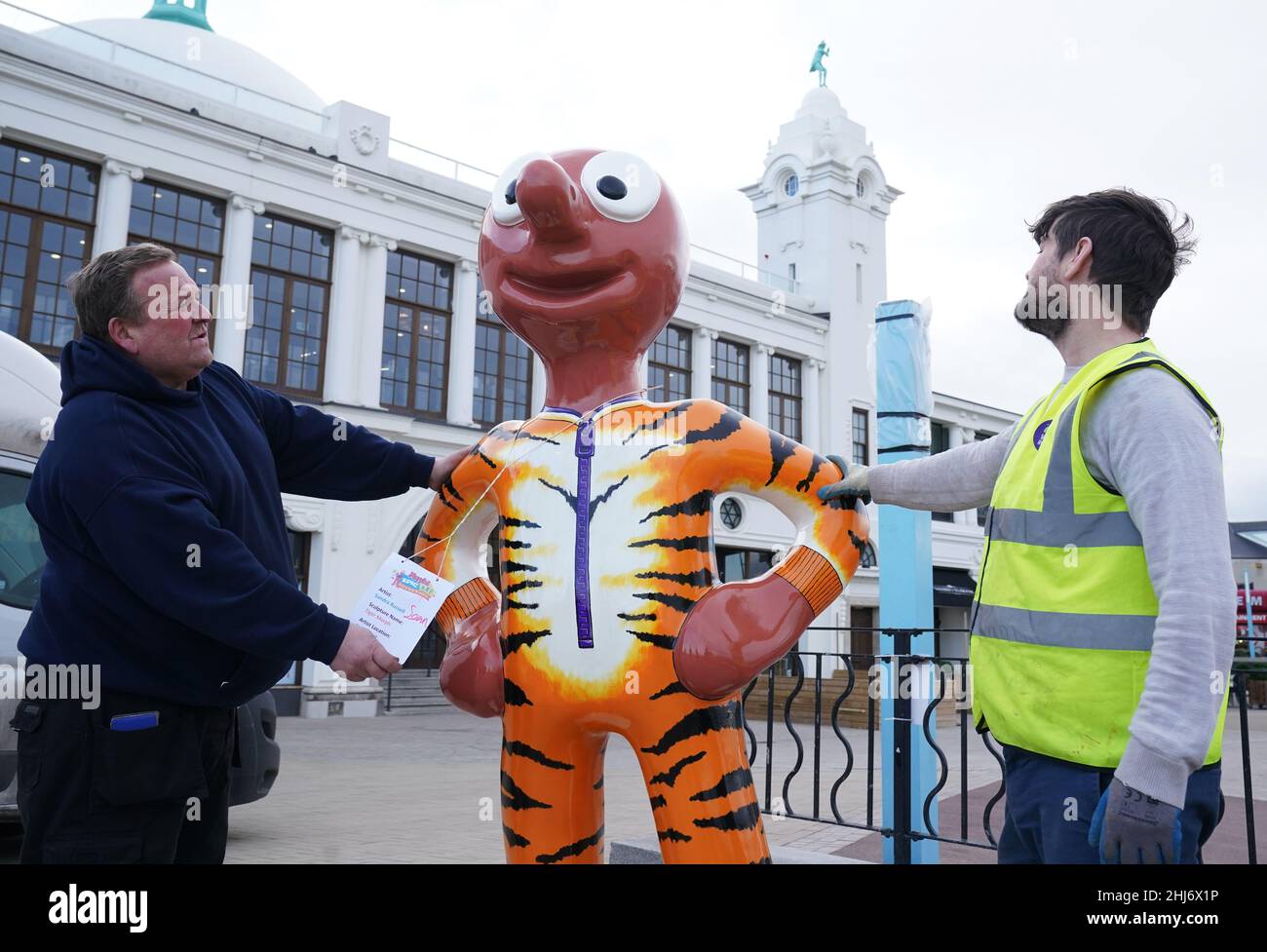 Tony hart and morph hi-res stock photography and images - Alamy