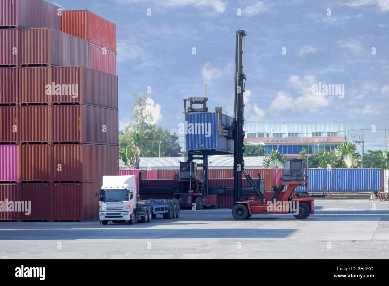 Distribution pier hi-res stock photography and images - Alamy