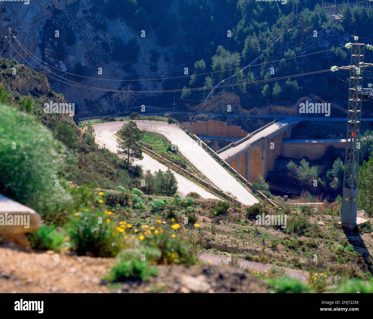 CURVA DE LA CARRETERA SERPENTEANTE DEL PUERTO DE CONTRERAS. Location ...