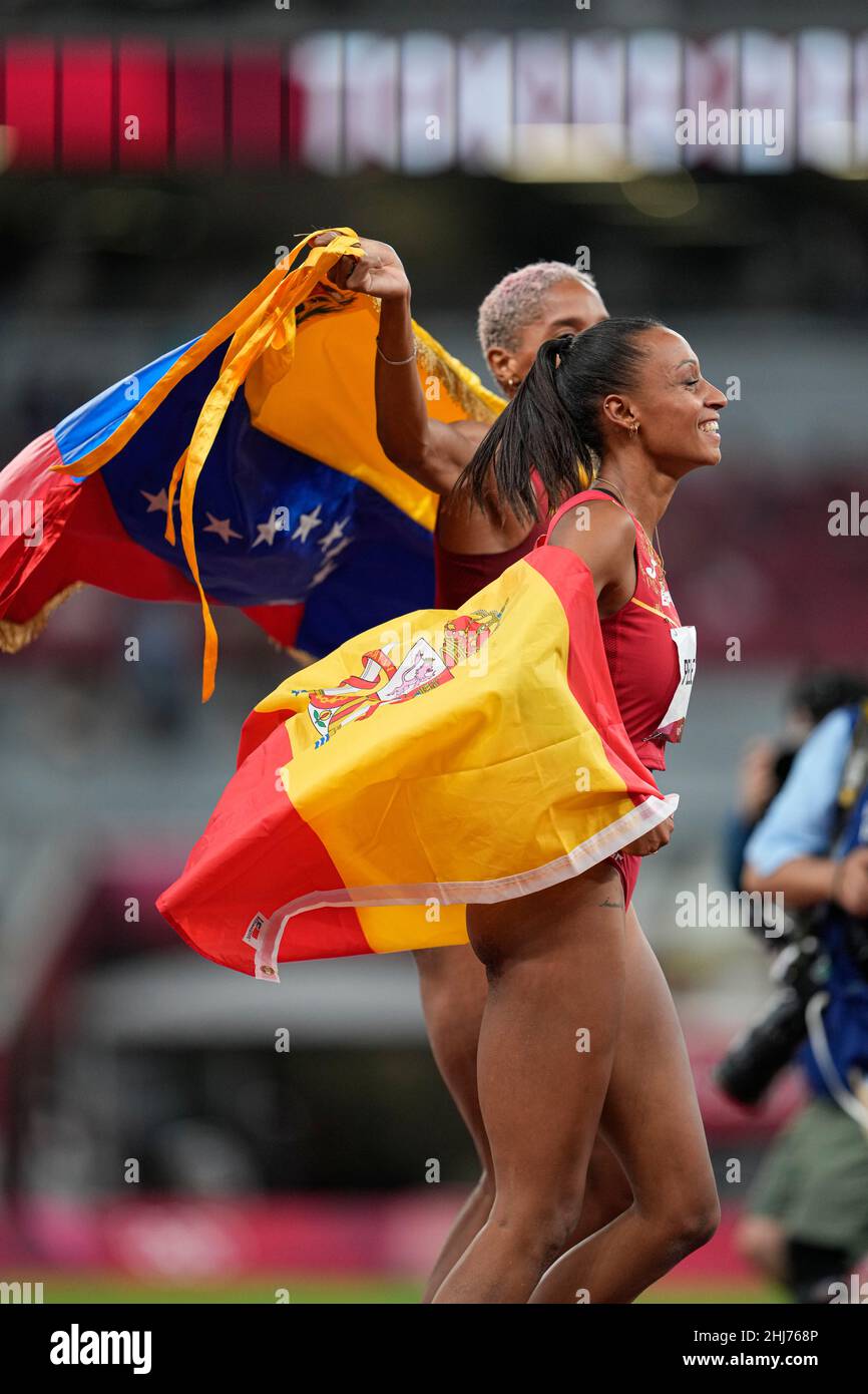 Ana Peleteiro and Yulimar Rojas celebrating her medal at the Tokyo 2020 ...