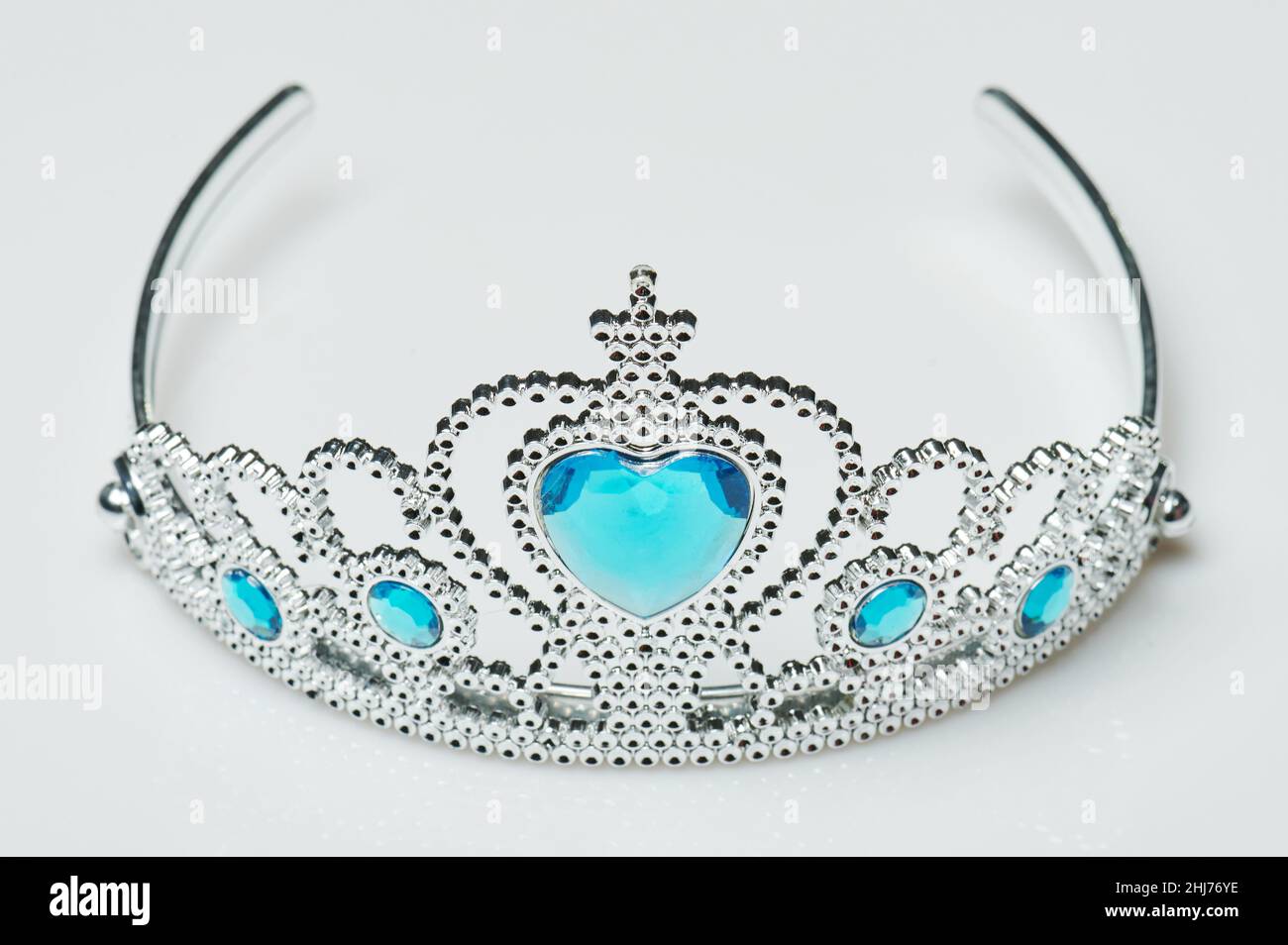 Diamond tiara hi-res stock photography and images - Alamy