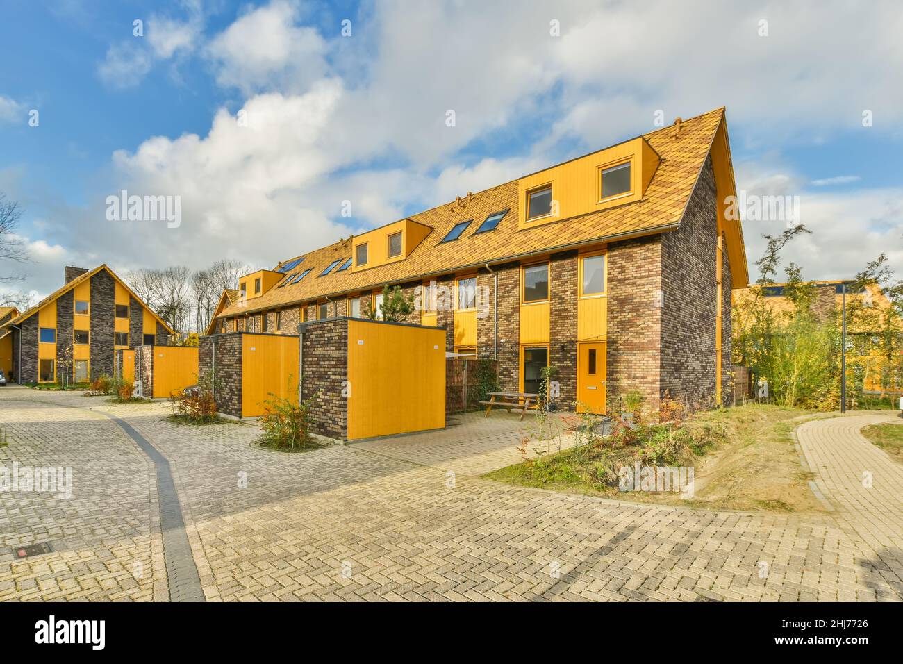Nive view of residential building with luxury facade Stock Photo - Alamy