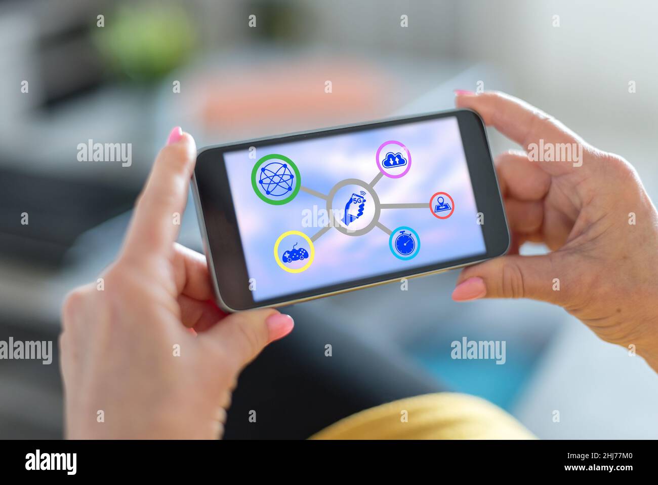 Smartphone screen displaying a 5g concept Stock Photo - Alamy