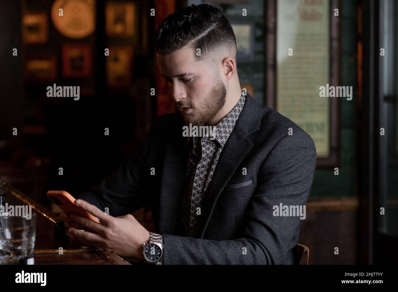 Elegant guy hi-res stock photography and images - Alamy