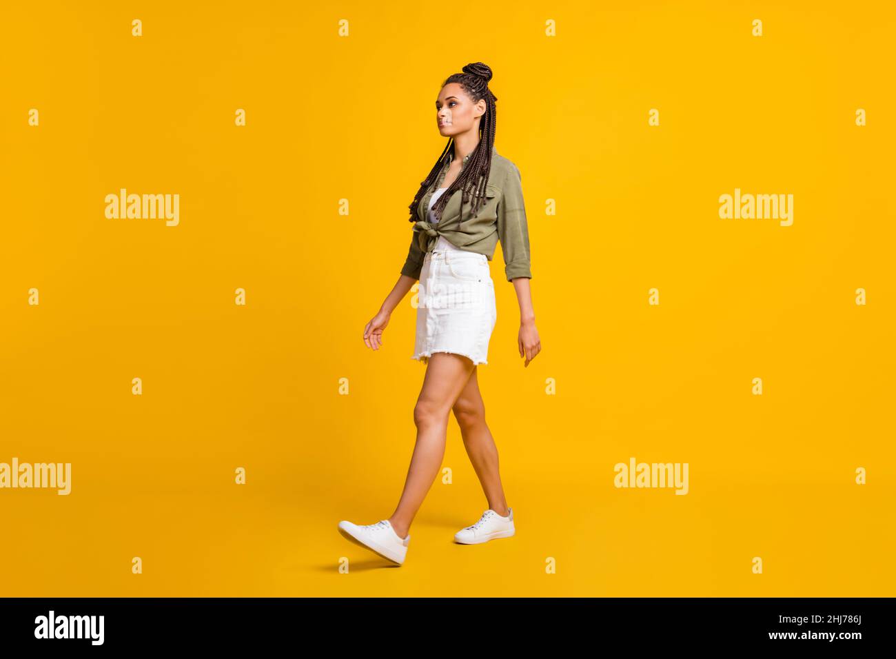 Photo portrait full body profile side view of woman walking isolated on ...