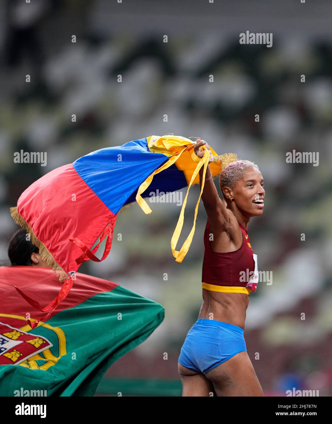 Yulimar Rojas crying and celebrating her medal at the Tokyo 2020 ...
