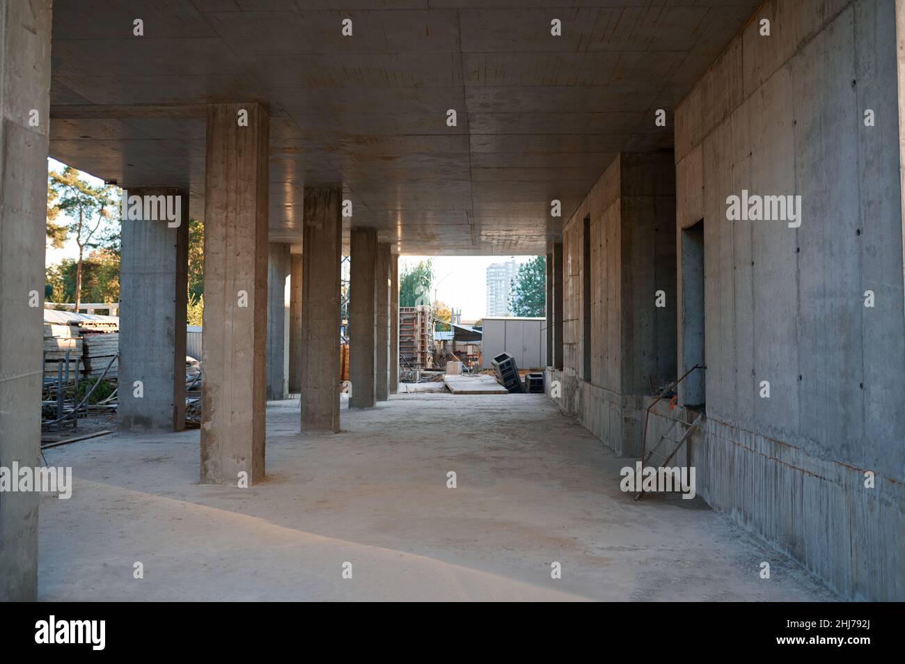 Concrete columns construction hi-res stock photography and images - Alamy