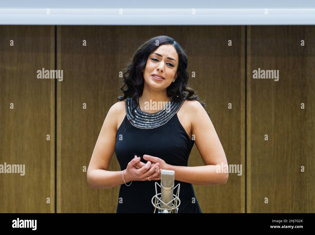 Israeli mezzo soprano hi-res stock photography and images - Alamy